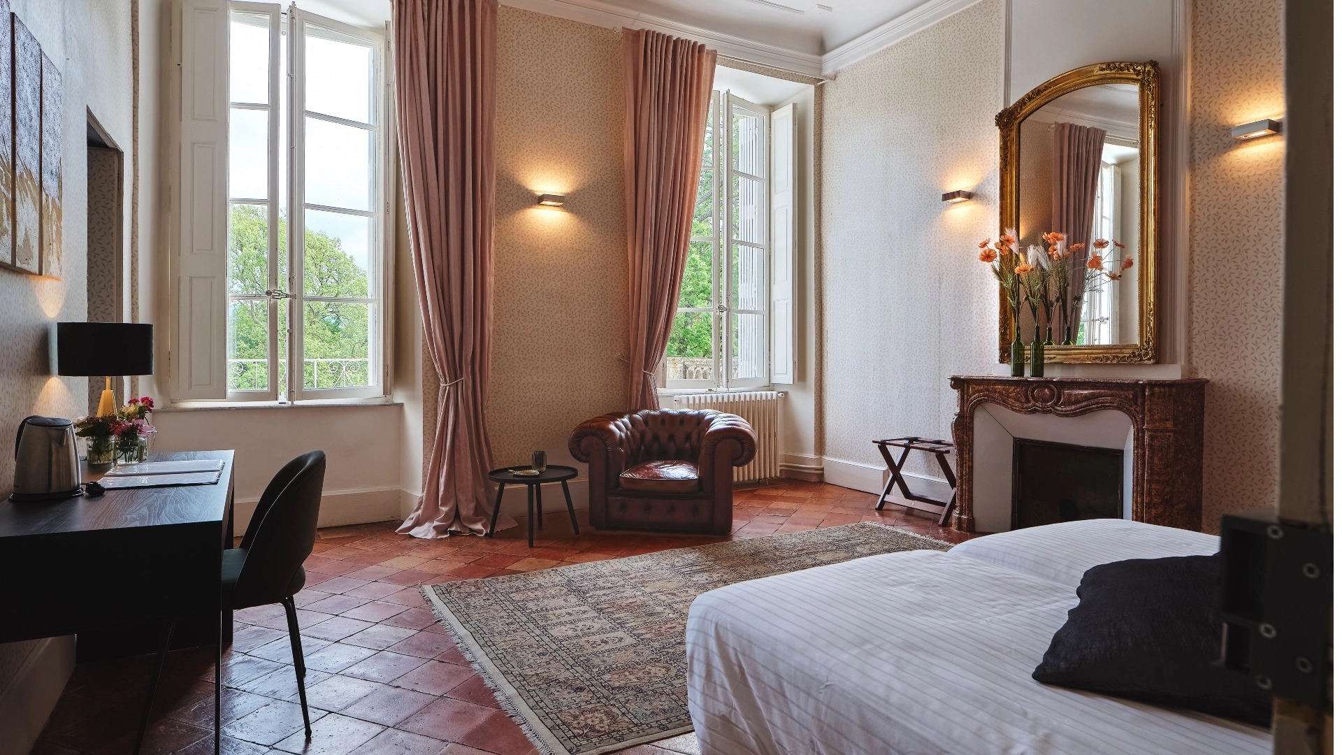 Rooms / English title